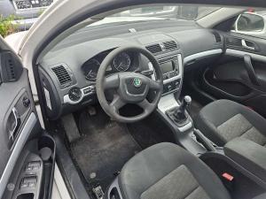 Balts Skoda Octavia 2010 Kelmė, ar dzinēja tilpumu 1.20 L un nobraukumu 227 tūkst. km par 2450 €, foto 8 vietnē AUTOMOTO.COM.LV