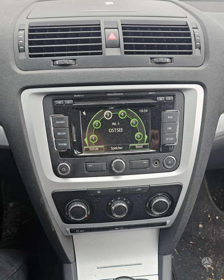 Balts Skoda Octavia 2010 Kelmė, ar dzinēja tilpumu 1.20 L un nobraukumu 227 tūkst. km par 2450 €, foto 9 vietnē AUTOMOTO.COM.LV