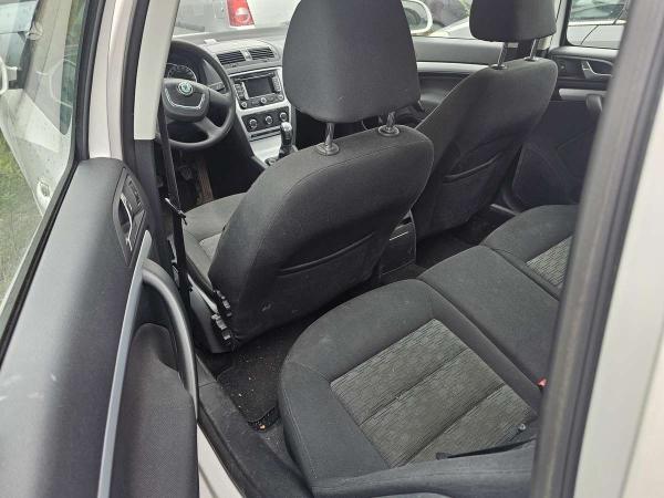 Balts Skoda Octavia 2010 Kelmė, ar dzinēja tilpumu 1.20 L un nobraukumu 227 tūkst. km par 2450 €, foto 10 vietnē AUTOMOTO.COM.LV