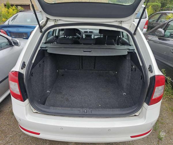 Balts Skoda Octavia 2010 Kelmė, ar dzinēja tilpumu 1.20 L un nobraukumu 227 tūkst. km par 2450 €, foto 11 vietnē AUTOMOTO.COM.LV