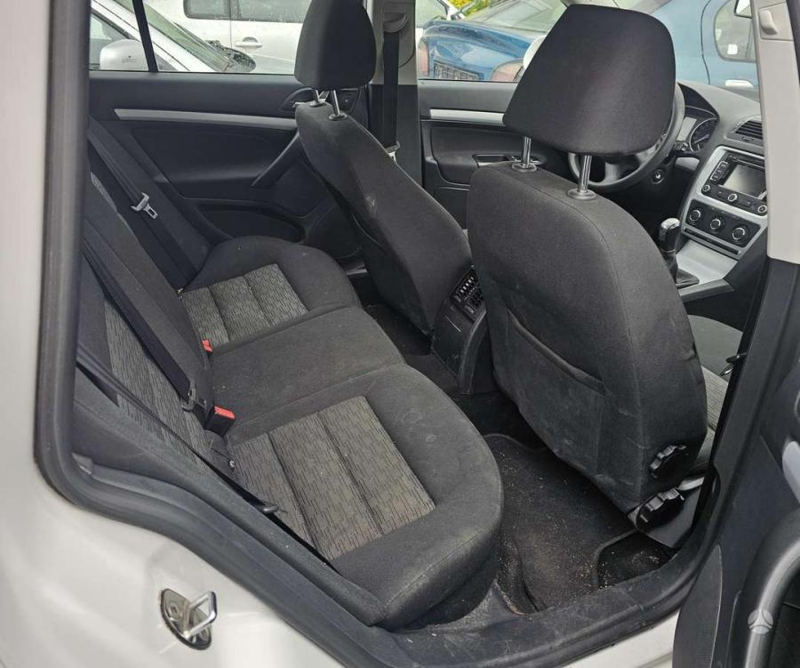 Balts Skoda Octavia 2010 Kelmė, ar dzinēja tilpumu 1.20 L un nobraukumu 227 tūkst. km par 2450 €, foto 12 vietnē AUTOMOTO.COM.LV