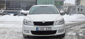 White Skoda Octavia 2011 in Vilnius, with an engine capacity of 1.97 L and mileage of 366 thousand km for 2300 €, photo 2 on AUTOMOTO.COM.LV