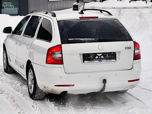 White Skoda Octavia 2011 in Siauliai, with an engine capacity of 2.00 L and mileage of 260 thousand km for 3400 €, photo 10 on AUTOMOTO.COM.LV