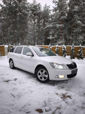 White Skoda Octavia 2011 in Vilnius, with an engine capacity of 1.60 L and mileage of 296 thousand km for 3450 €, photo  on AUTOMOTO.COM.LV