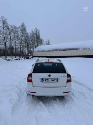 White Skoda Octavia 2011 in Panevezys, with an engine capacity of 1.20 L and mileage of 221 thousand km for 4400 €, photo 6 on AUTOMOTO.COM.LV