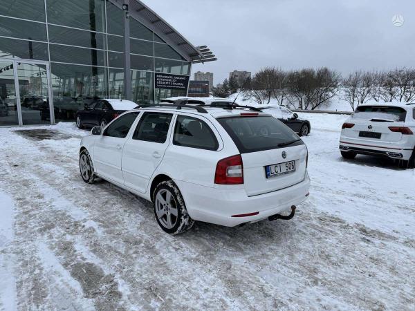 Balts Skoda Octavia 2011 Viļņa, ar dzinēja tilpumu 1.60 L un nobraukumu 269 tūkst. km par 3499 €, foto 4 vietnē AUTOMOTO.COM.LV