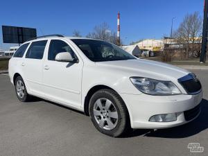 Balts Skoda Octavia 2011 Mažeikiai, ar dzinēja tilpumu 1.80 L un nobraukumu 226 tūkst. km par 2650 €, foto 5 vietnē AUTOMOTO.COM.LV