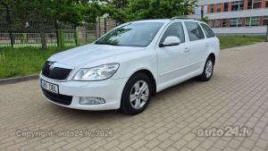 Balts Skoda Octavia 2011 Tartu, ar dzinēja tilpumu 2.00 L un nobraukumu 335 tūkst. km par 3300 €, foto 4 vietnē AUTOMOTO.COM.LV