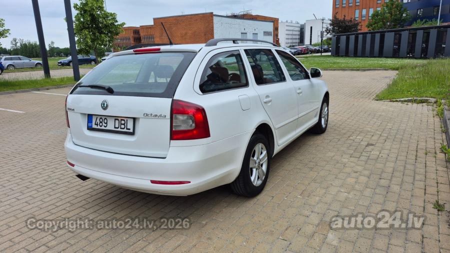 Balts Skoda Octavia 2011 Tartu, ar dzinēja tilpumu 2.00 L un nobraukumu 335 tūkst. km par 3300 €, foto 5 vietnē AUTOMOTO.COM.LV