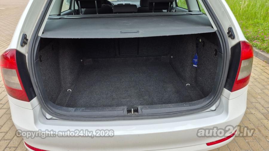 Balts Skoda Octavia 2011 Tartu, ar dzinēja tilpumu 2.00 L un nobraukumu 335 tūkst. km par 3300 €, foto 19 vietnē AUTOMOTO.COM.LV