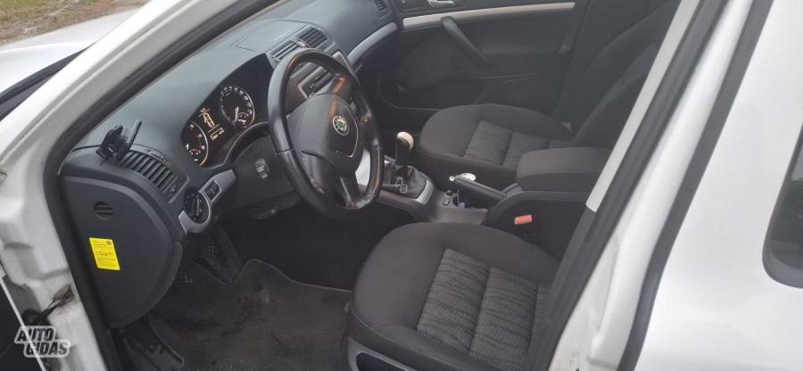 Balts Skoda Octavia 2011 Mažeikiai, ar dzinēja tilpumu 1.80 L un nobraukumu 226 tūkst. km par 2200 €, foto 8 vietnē AUTOMOTO.COM.LV