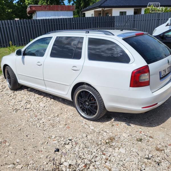 White Skoda Octavia 2011 in Vilkaviskis, with an engine capacity of 1.60 L and mileage of 380 thousand km for 3200 €, photo 3 on AUTOMOTO.COM.LV