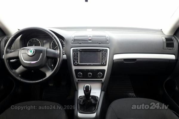 White Skoda Octavia 2011 in Tallinn, with an engine capacity of 1.40 L and mileage of 283 thousand km for 1399 €, photo 5 on AUTOMOTO.COM.LV