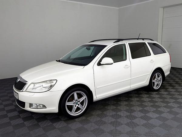 Белый Шкода Октавия 2011 в Таллин, объемом двигателя 1.40 л и пробегом 283 тыс. км за 1399 €, фото 2 на AUTOMOTO.COM.LV