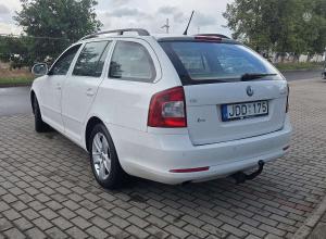 White Skoda Octavia 2011 in Vilnius, with an engine capacity of 1.60 L and mileage of 300 thousand km for 2300 €, photo 4 on AUTOMOTO.COM.LV