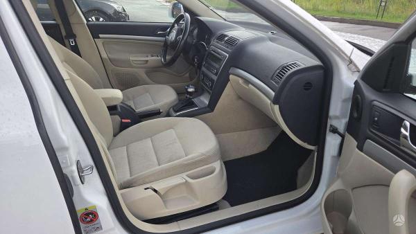 White Skoda Octavia 2011 in Vilnius, with an engine capacity of 1.60 L and mileage of 300 thousand km for 2300 €, photo 5 on AUTOMOTO.COM.LV