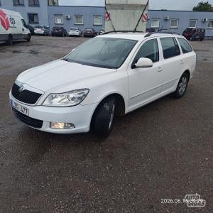 White Skoda Octavia 2011 in Klaipeda, with an engine capacity of 1.60 L and mileage of 383 thousand km for 2000 €, photo  on AUTOMOTO.COM.LV