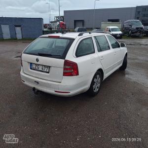 White Skoda Octavia 2011 in Klaipeda, with an engine capacity of 1.60 L and mileage of 383 thousand km for 2000 €, photo 4 on AUTOMOTO.COM.LV