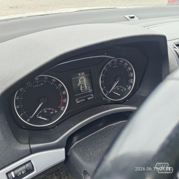 Balts Skoda Octavia 2011 Klaipėda, ar dzinēja tilpumu 1.60 L un nobraukumu 383 tūkst. km par 2000 €, foto 8 vietnē AUTOMOTO.COM.LV