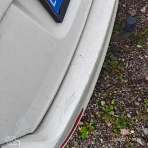 White Skoda Octavia 2011 in Klaipeda, with an engine capacity of 1.60 L and mileage of 383 thousand km for 2000 €, photo 12 on AUTOMOTO.COM.LV