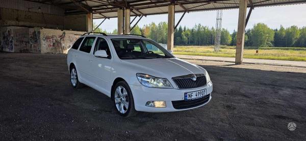 White Skoda Octavia 2011 in Utena, with an engine capacity of 1.60 L and mileage of 188 thousand km for 2990 €, photo 1 on AUTOMOTO.COM.LV
