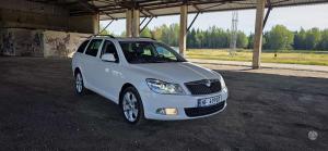 White Skoda Octavia 2011 in Utena, with an engine capacity of 1.60 L and mileage of 188 thousand km for 2990 €, photo 1 on AUTOMOTO.COM.LV