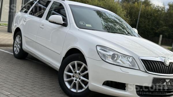 White Skoda Octavia 2012 in Jurmala, with an engine capacity of 1.60 L and mileage of 0 thousand km for 3950 €, photo 11 on AUTOMOTO.COM.LV