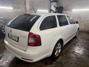 Balts Skoda Octavia 2012 Viļņa, ar dzinēja tilpumu 1.60 L un nobraukumu 300 tūkst. km par 3300 €, foto 6 vietnē AUTOMOTO.COM.LV