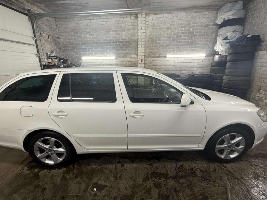 Balts Skoda Octavia 2012 Viļņa, ar dzinēja tilpumu 1.60 L un nobraukumu 300 tūkst. km par 3300 €, foto 7 vietnē AUTOMOTO.COM.LV