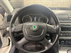 Balts Skoda Octavia 2012 Viļņa, ar dzinēja tilpumu 1.60 L un nobraukumu 300 tūkst. km par 3300 €, foto 16 vietnē AUTOMOTO.COM.LV