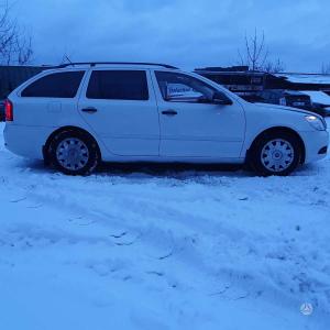 Balts Skoda Octavia 2012 Viļņa, ar dzinēja tilpumu 1.60 L un nobraukumu 232 tūkst. km par 2100 €, foto 10 vietnē AUTOMOTO.COM.LV