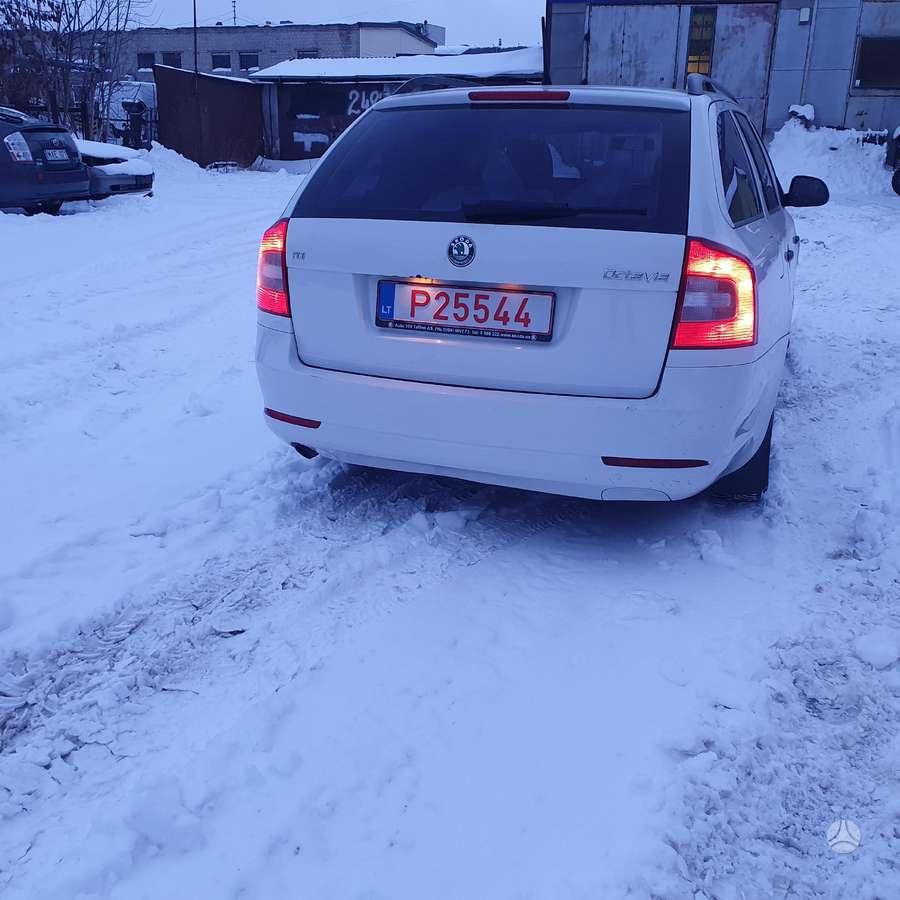 Balts Skoda Octavia 2012 Viļņa, ar dzinēja tilpumu 1.60 L un nobraukumu 232 tūkst. km par 2100 €, foto 11 vietnē AUTOMOTO.COM.LV