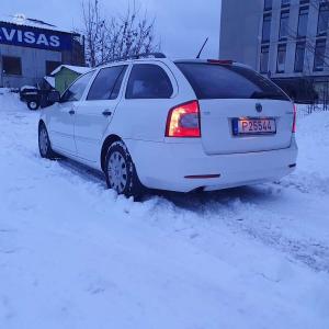 Balts Skoda Octavia 2012 Viļņa, ar dzinēja tilpumu 1.60 L un nobraukumu 232 tūkst. km par 2100 €, foto 12 vietnē AUTOMOTO.COM.LV