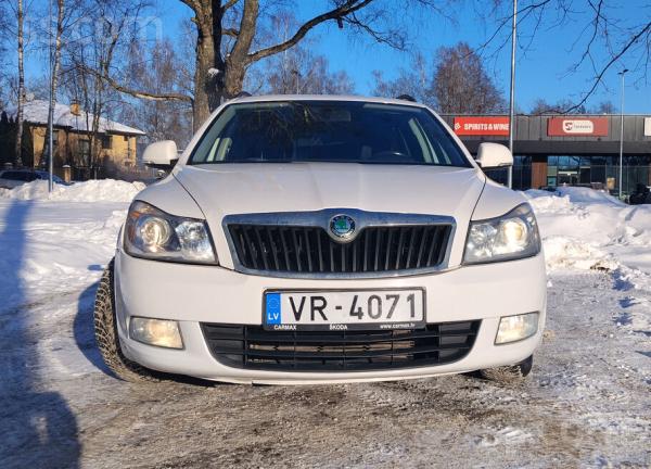 Balts Skoda Octavia 2012 Rīga, ar dzinēja tilpumu 1.60 L un nobraukumu 375 tūkst. km par 2590 €, foto 3 vietnē AUTOMOTO.COM.LV