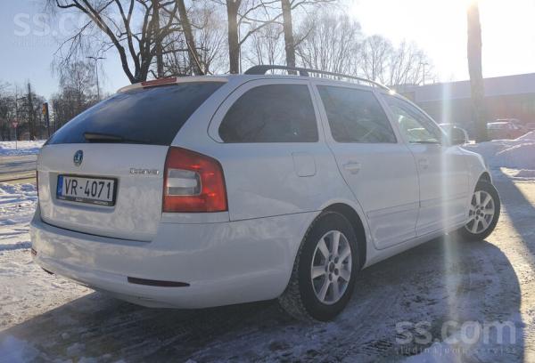 Balts Skoda Octavia 2012 Rīga, ar dzinēja tilpumu 1.60 L un nobraukumu 375 tūkst. km par 2590 €, foto 6 vietnē AUTOMOTO.COM.LV