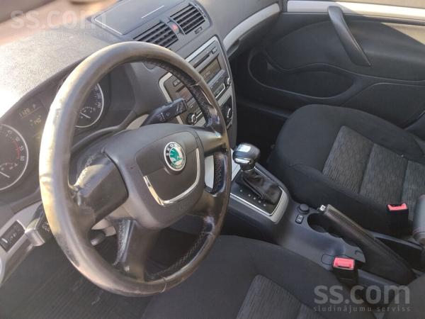 Balts Skoda Octavia 2012 Rīga, ar dzinēja tilpumu 1.60 L un nobraukumu 375 tūkst. km par 2590 €, foto 9 vietnē AUTOMOTO.COM.LV