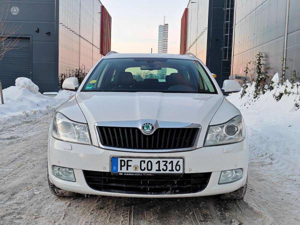 Balts Skoda Octavia 2012 Klaipėda, ar dzinēja tilpumu 1.97 L un nobraukumu 236 tūkst. km par 5000 €, foto 3 vietnē AUTOMOTO.COM.LV