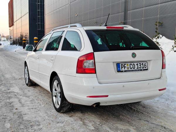 Balts Skoda Octavia 2012 Klaipėda, ar dzinēja tilpumu 1.97 L un nobraukumu 236 tūkst. km par 5000 €, foto 7 vietnē AUTOMOTO.COM.LV
