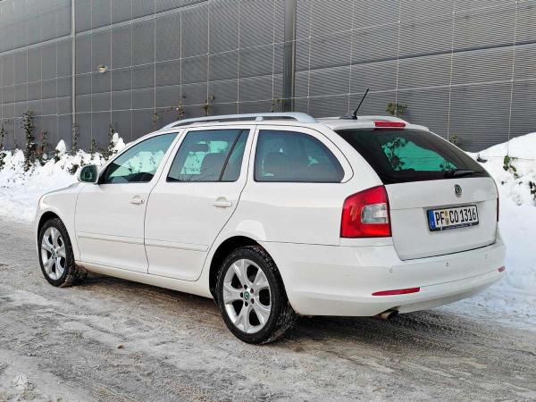 Balts Skoda Octavia 2012 Klaipėda, ar dzinēja tilpumu 1.97 L un nobraukumu 236 tūkst. km par 5000 €, foto 8 vietnē AUTOMOTO.COM.LV