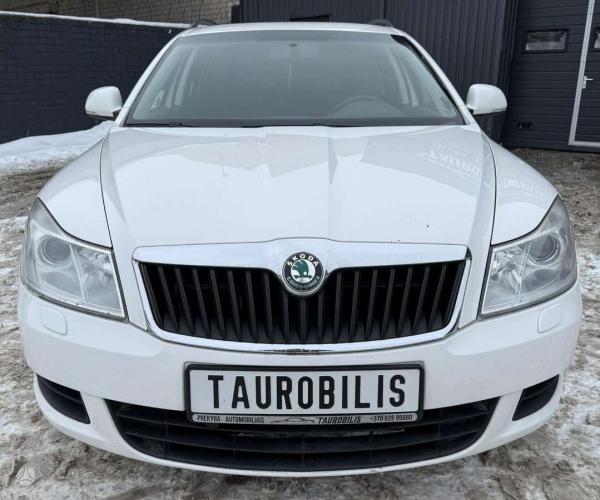 White Skoda Octavia 2012 in Rokiskis, with an engine capacity of 1.60 L and mileage of 326 thousand km for 2400 €, photo 2 on AUTOMOTO.COM.LV