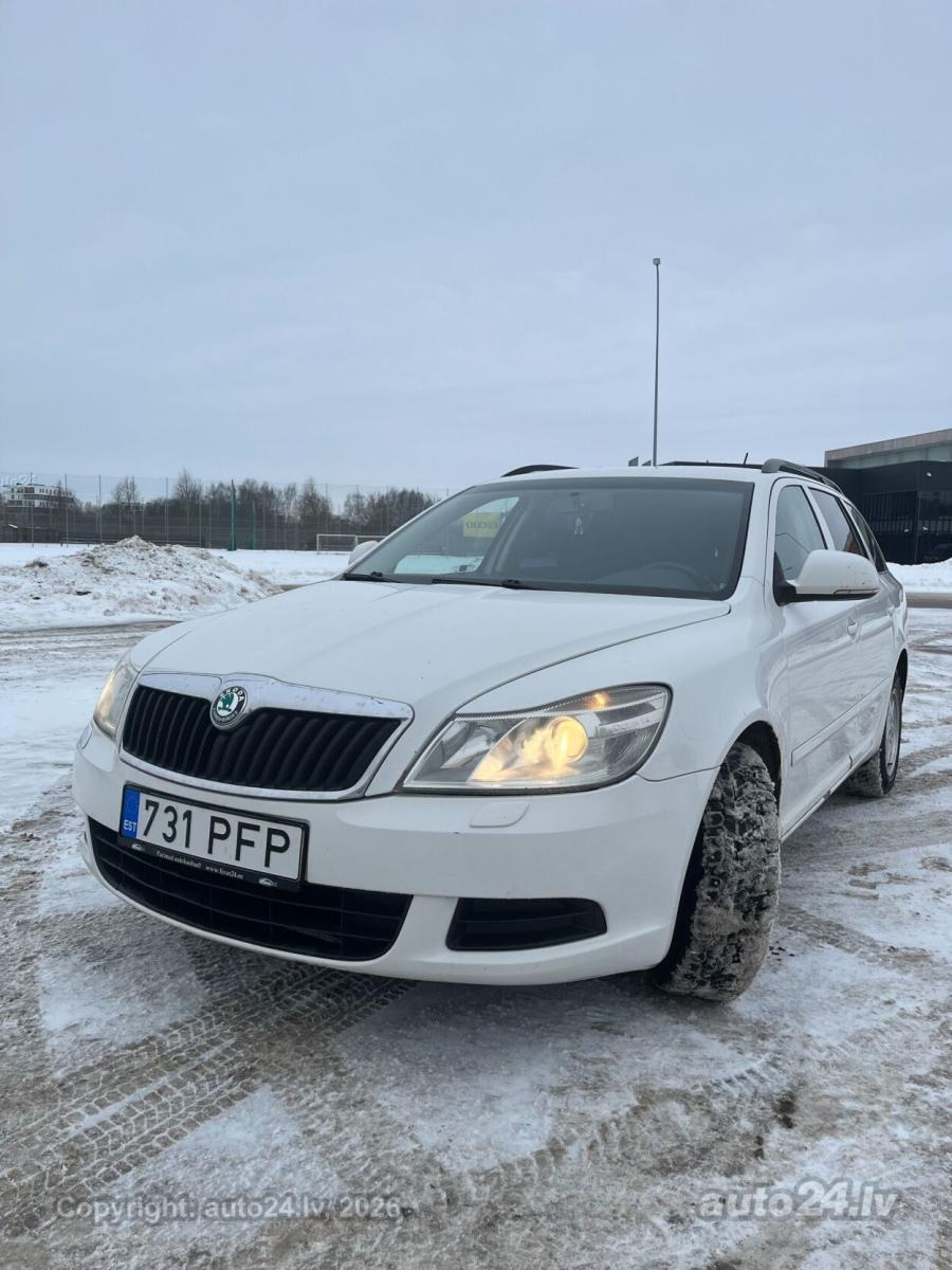 White Skoda Octavia 2012 in Tallinn, with an engine capacity of 1.60 L and mileage of 356 thousand km for 1800 €, photo 1 on AUTOMOTO.COM.LV
