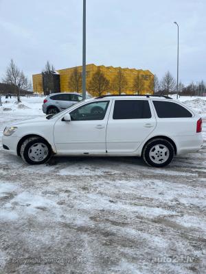 White Skoda Octavia 2012 in Tallinn, with an engine capacity of 1.60 L and mileage of 356 thousand km for 1800 €, photo 4 on AUTOMOTO.COM.LV