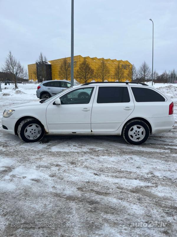 Balts Skoda Octavia 2012 Tallina, ar dzinēja tilpumu 1.60 L un nobraukumu 356 tūkst. km par 1800 €, foto 4 vietnē AUTOMOTO.COM.LV