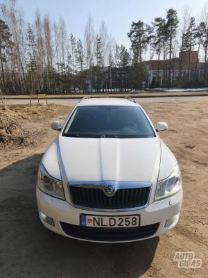 White Skoda Octavia 2012 in Visaginas, with an engine capacity of 1.60 L and mileage of 298 thousand km for 3500 €, photo 2 on AUTOMOTO.COM.LV