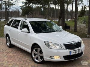 White Skoda Octavia 2012 in Vilnius, with an engine capacity of 1.60 L and mileage of 320 thousand km for 3650 €, photo 4 on AUTOMOTO.COM.LV