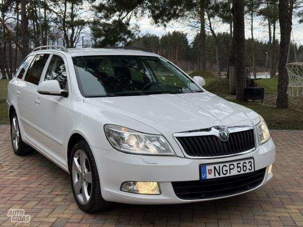 Balts Skoda Octavia 2012 Viļņa, ar dzinēja tilpumu 1.60 L un nobraukumu 320 tūkst. km par 3650 €, foto 4 vietnē AUTOMOTO.COM.LV
