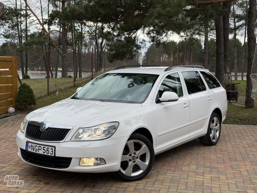 White Skoda Octavia 2012 in Vilnius, with an engine capacity of 1.60 L and mileage of 320 thousand km for 3650 €, photo 7 on AUTOMOTO.COM.LV