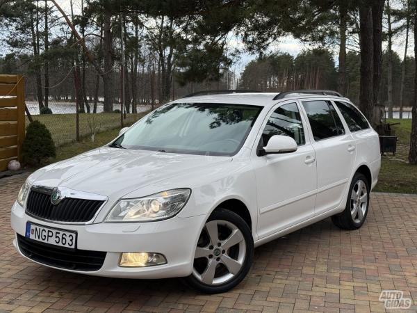 Balts Skoda Octavia 2012 Viļņa, ar dzinēja tilpumu 1.60 L un nobraukumu 320 tūkst. km par 3650 €, foto 7 vietnē AUTOMOTO.COM.LV
