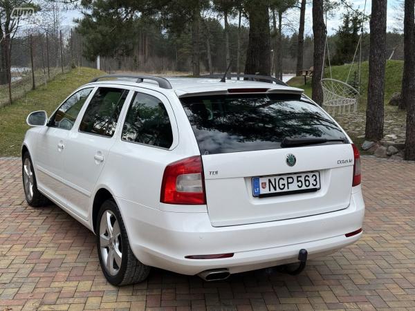 Balts Skoda Octavia 2012 Viļņa, ar dzinēja tilpumu 1.60 L un nobraukumu 320 tūkst. km par 3650 €, foto 10 vietnē AUTOMOTO.COM.LV