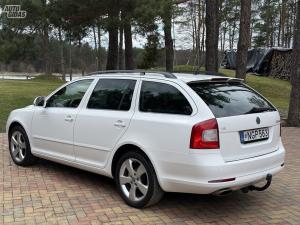White Skoda Octavia 2012 in Vilnius, with an engine capacity of 1.60 L and mileage of 320 thousand km for 3650 €, photo 12 on AUTOMOTO.COM.LV